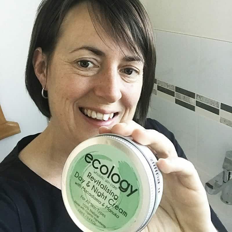 Revitalising Day & Night Cream, with Macadamia & Manuka